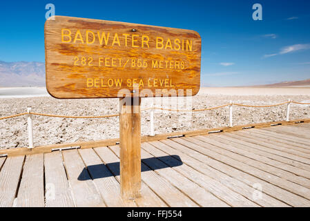 Sign at Badwater Basin, 282 feet / 85.5 metres below sea level, Death ...