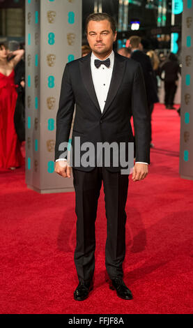 Leonardo DiCaprio arrives on the red carpet at the 2026 National Board ...
