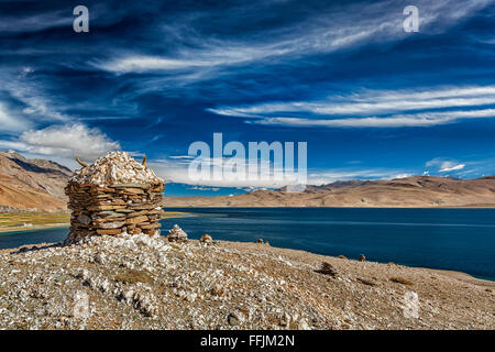 Stone cairn at Himalayan lake Tso Moriri Stock Photo - Alamy
