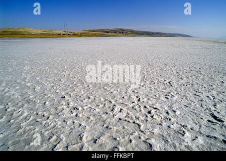 Tuz salt lake in Turkey under a bright sky Stock Photo - Alamy