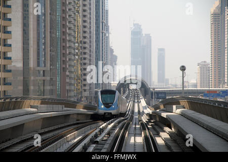 Dubai metro train fully automated and driverless train system ...