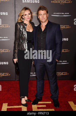 Luke Hemsworth and his wife Samantha Hemsworth attend the 25th Annual ...