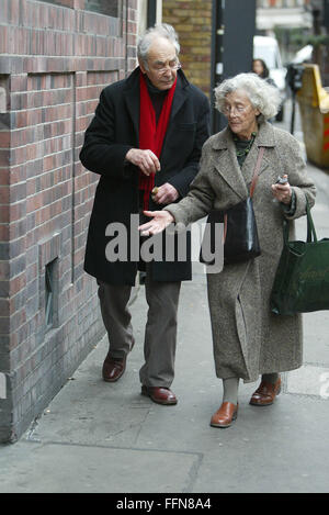 Leonard Fenton actor 2 pics (credit image©Jack Ludlam Stock Photo - Alamy