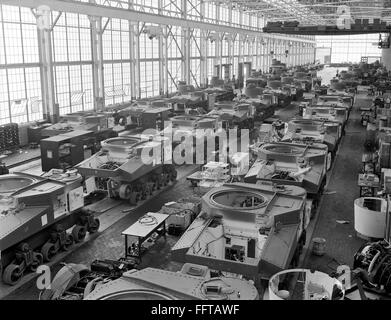 American tank factory, World War II Stock Photo - Alamy