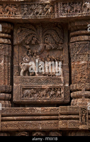Statue carved on wall of Konarak Sun temple, Orissa, India Unesco World ...