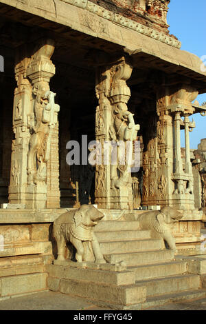 Musical pillars ; Vittala Temple ; Vijaya Vitthala Temple ...