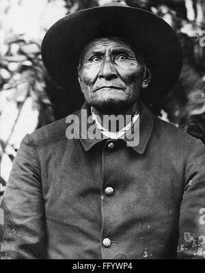 GERONIMO (1829-1909). /nAmerican Apache leader. Photographed, 1905 ...