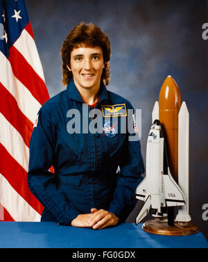 NANCY J. CURRIE (1958- ). /nNee Sherlock. American astronaut ...