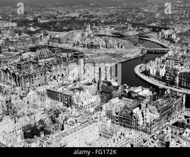 World War II ruins of Berlin 1945 Stock Photo - Alamy