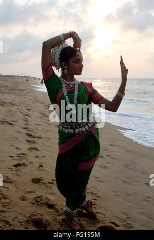 Silhouette dancer woman performing dance figures in fog Stock Photo - Alamy