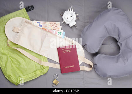 Travel still life pack flat lay Stock Photo - Alamy