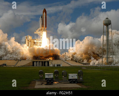 Space Shuttle Launch Tower Kennedy Space Center Launch Complex 39A ...