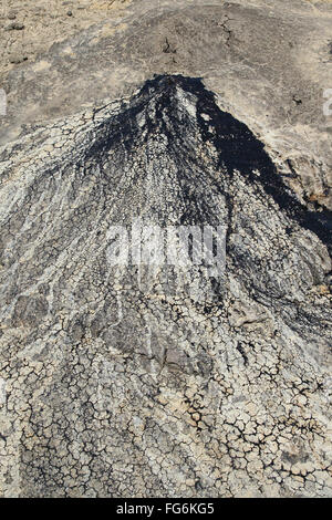 Natural petroleum seep and deposits of bitumen, north of Baku ...