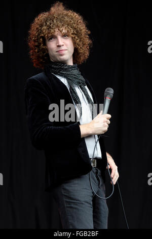 Steve Bays singer in the Hot Hot Heat band performing at Glastonbury ...