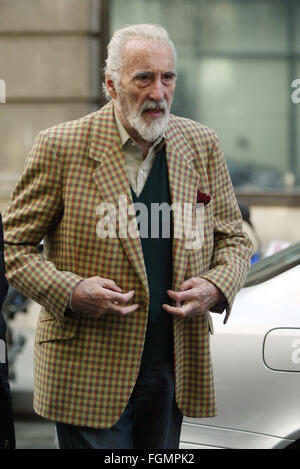 Dracula actor Sir Christopher Lee receives his knighthood from the ...