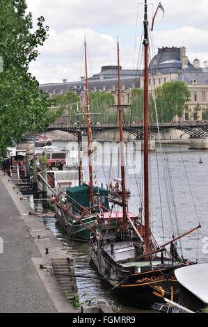 Paris: Sailing barges on the Seine and Pont Neuf with statue of Henry ...