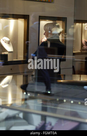Helen Mirren Shopping in Asprey London (credit image © Jack Ludlam ...