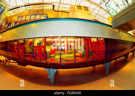 Turbinia steam turbine engine room cutaway display Stock Photo - Alamy