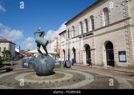 Drummer Statue Lemon Quay Truro City Centre Cornwall Stock Photo - Alamy