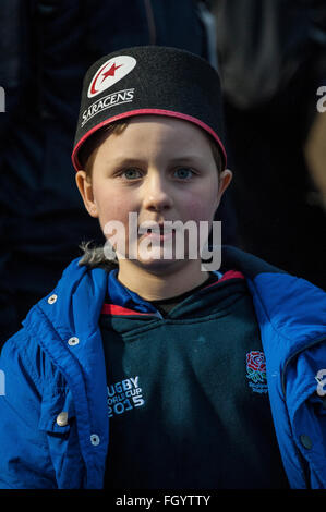 Saracens' Charlie Hodgson with the Aviva Premiership trophy after ...