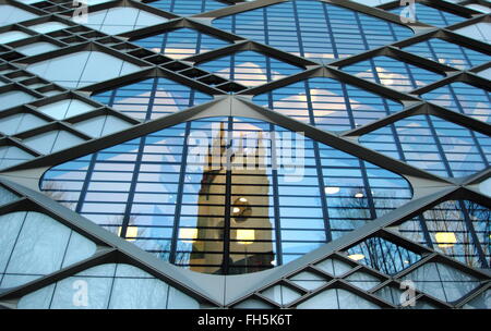The Diamond building in Sheffield city centre, home the University of ...