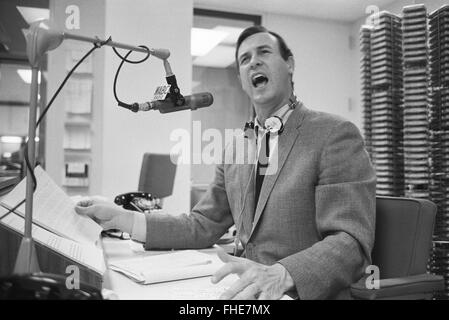 Bruce Morrow, better known as Cousin Brucie, at an awards ceremony with ...