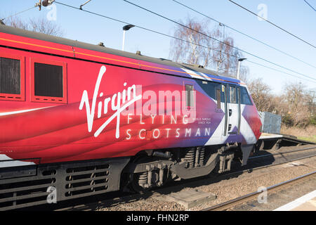Modern virgin class 91 Flying Scotsman at Newark-On-Trent Northgate ...