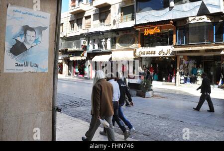 Damascus, Syria. 25th Feb, 2016. Syrians enjoy a balmy winter afternoon ...