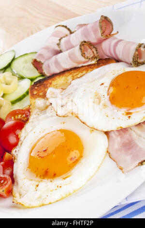 The western breakfast of eggs and meat Stock Photo - Alamy