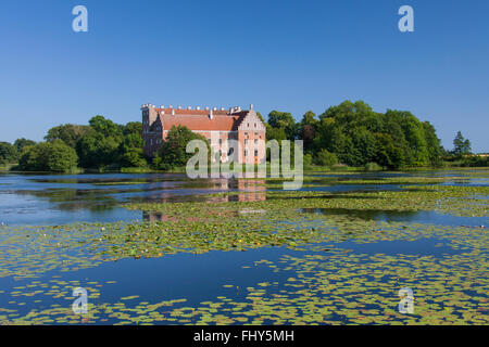 Svaneholms Slott / Svaneholm Castle in summer at Skurup, Skåne / Scania ...