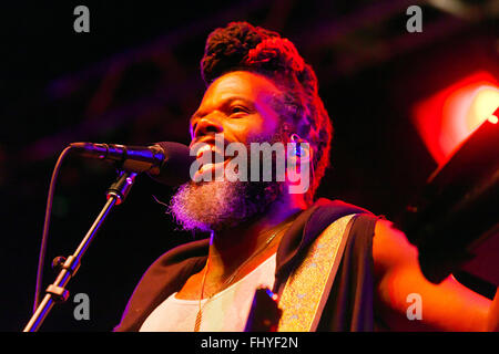 CASEY BENJAMIN performs with the ROBERT GLASPER EXPERIMENT on the main ...