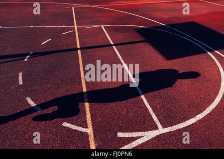 basketball player shadow Stock Photo: 127554209 - Alamy
