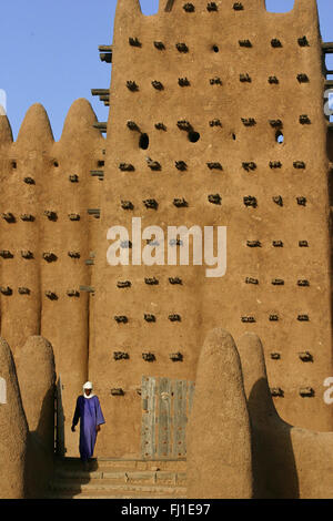 Mali Djenne 'Entering The Mosque Stock Photo - Alamy