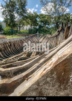 Inhambane Mozambique Dhow fishing construction Stock Photo - Alamy