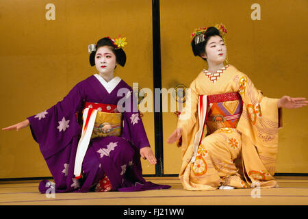 Japan, geisha dance in Kyoto Stock Photo - Alamy