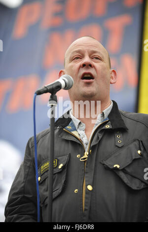 Rev. Giles Fraser (Priest/Journalist) speaking in Trafalgar Square ...