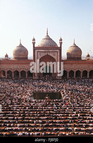 Jama Masjid mosque, arches of the prayer area gallery, Old Delhi, India ...