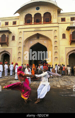 Man and woman playing fugdi dance, rajasthan, india, asia Stock Photo ...