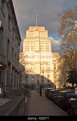 Senate House, University of London. The imposing Senate House building ...