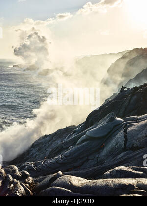 Puʻu ʻŌʻō or Puu Oo volcano, volcanic eruption, lava flow, red hot lava ...