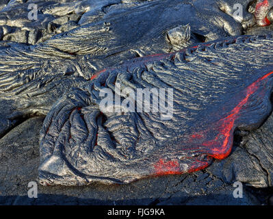 Puʻu ʻŌʻō or Puu Oo volcano, volcanic eruption, lava flow, red hot lava ...