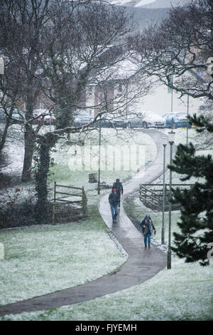 Aberystwyth, Wales, UK. 4th March, 2016. UK weather: Winter returns ...