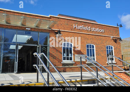 Hatfield Station in Hertfordshire Stock Photo - Alamy