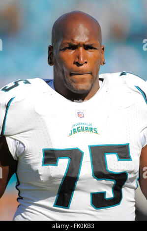 Jacksonville Jaguars offensive tackle Eugene Monroe (75) blocks ...