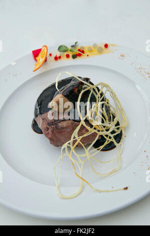 Filletto Rossini fillet steak with croutons, topped with pate and ...