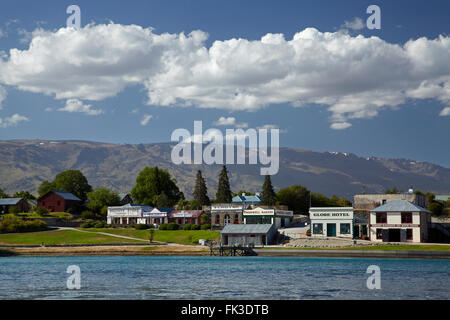 Lake Dunstan and historic buildings at Old Cromwell Town, Central Otago ...