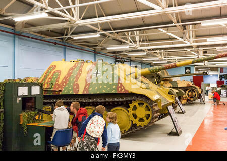 Bovington tank museum interior display, German Tiger II, King Tiger ...