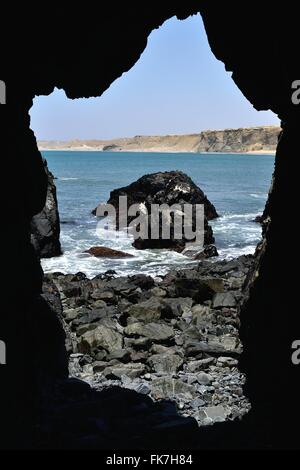 Raft - Beach in YACILA. Department of Piura .PERU Stock Photo - Alamy