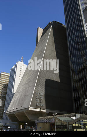 Facade of the headquarters building of the FIESP Federation of São ...
