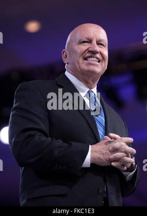 Representative Kevin Brady (Republican of Texas) speaks to the media ...